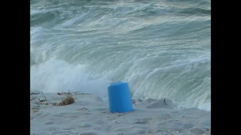 A Child's Blue Sand Bucket | Photo Animation Contest｜User Gallery｜CyberLink